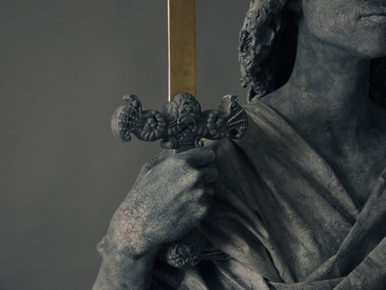 012 Lady Justice I - Living Sculptures