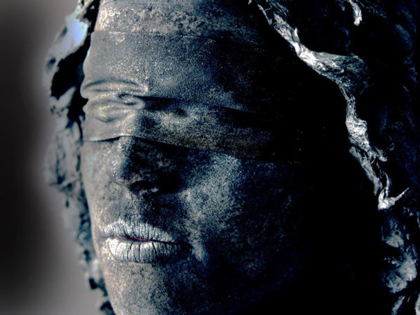 012 Lady Justice I - Living Sculptures