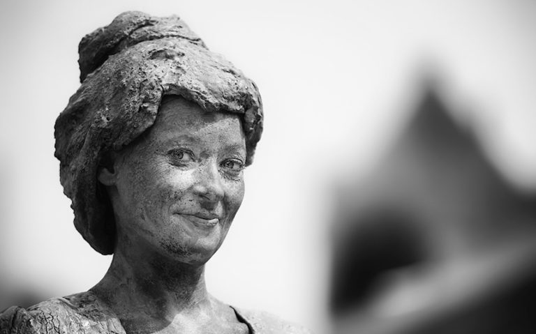 024 Milk Maiden - Living Sculptures